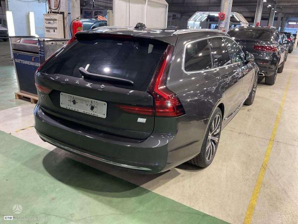 Grey Volvo V90 2023 in Vilnius, with an engine capacity of 2.00 L and mileage of 173 thousand km for 24990 €, photo 4 on AUTOMOTO.COM.LV