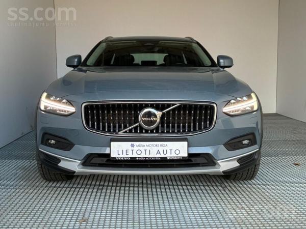 Pelēks Volvo V90 2023 Rīga, ar dzinēja tilpumu 2.00 L un nobraukumu 98 tūkst. km par 35500 €, foto 2 vietnē AUTOMOTO.COM.LV