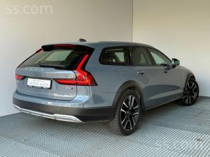 Grey Volvo V90 2023 in Riga, with an engine capacity of 2.00 L and mileage of 98 thousand km for 35500 €, photo 3 on AUTOMOTO.COM.LV