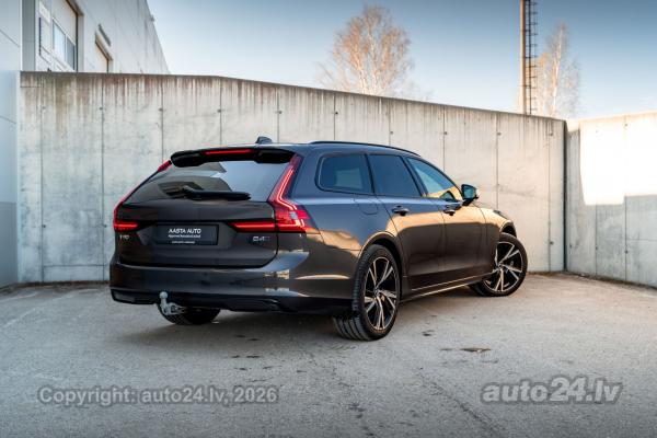 Pelēks Volvo V90 2023 Tartu, ar dzinēja tilpumu 2.00 L un nobraukumu 55 tūkst. km par 39900 €, foto 2 vietnē AUTOMOTO.COM.LV