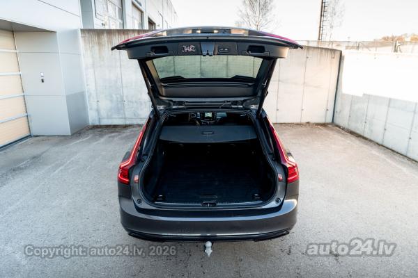 Pelēks Volvo V90 2023 Tartu, ar dzinēja tilpumu 2.00 L un nobraukumu 55 tūkst. km par 39900 €, foto 7 vietnē AUTOMOTO.COM.LV