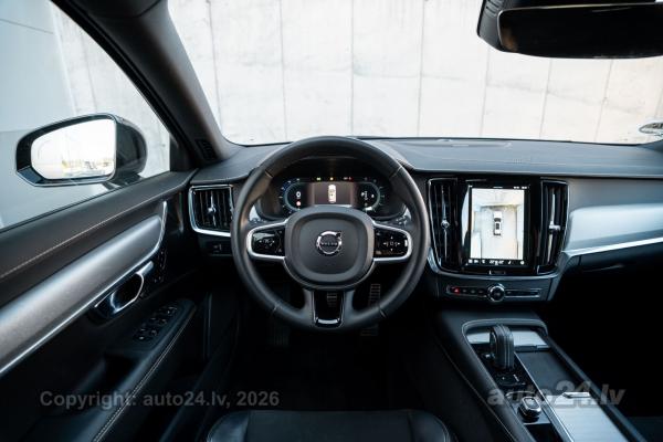 Grey Volvo V90 2023 in Tartu, with an engine capacity of 2.00 L and mileage of 55 thousand km for 39900 €, photo 9 on AUTOMOTO.COM.LV