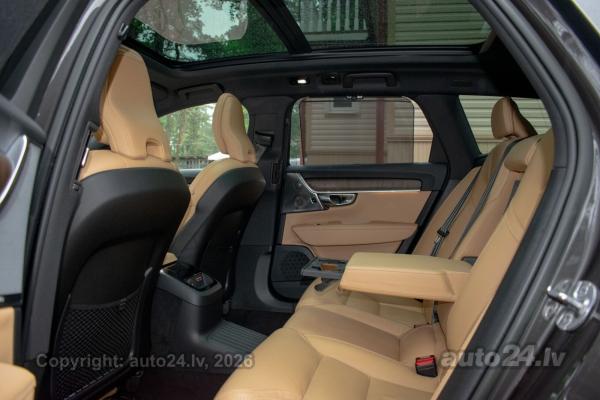 Grey Volvo V90 2023 in Tallinn, with an engine capacity of 2.00 L and mileage of 116 thousand km for 43990 €, photo 4 on AUTOMOTO.COM.LV