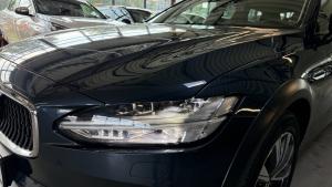 Grey Volvo V90 2023 in Riga, with an engine capacity of 2.00 L and mileage of 139 thousand km for 33900 €, photo 8 on AUTOMOTO.COM.LV