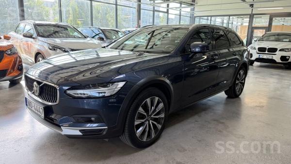 Pelēks Volvo V90 2023 Rīga, ar dzinēja tilpumu 2.00 L un nobraukumu 139 tūkst. km par 33900 €, foto 1 vietnē AUTOMOTO.COM.LV