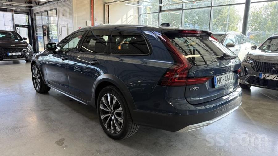 Pelēks Volvo V90 2023 Rīga, ar dzinēja tilpumu 2.00 L un nobraukumu 139 tūkst. km par 33900 €, foto 4 vietnē AUTOMOTO.COM.LV