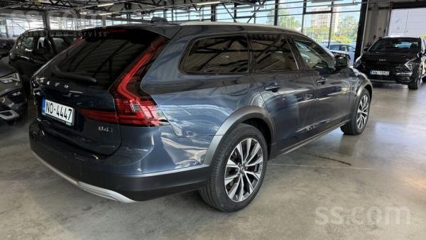 Pelēks Volvo V90 2023 Rīga, ar dzinēja tilpumu 2.00 L un nobraukumu 139 tūkst. km par 33900 €, foto 4 vietnē AUTOMOTO.COM.LV