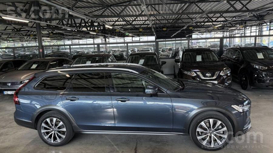 Pelēks Volvo V90 2023 Rīga, ar dzinēja tilpumu 2.00 L un nobraukumu 139 tūkst. km par 33900 €, foto 6 vietnē AUTOMOTO.COM.LV