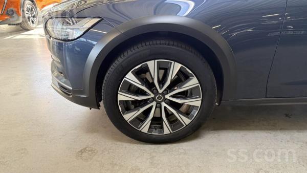 Pelēks Volvo V90 2023 Rīga, ar dzinēja tilpumu 2.00 L un nobraukumu 139 tūkst. km par 33900 €, foto 7 vietnē AUTOMOTO.COM.LV