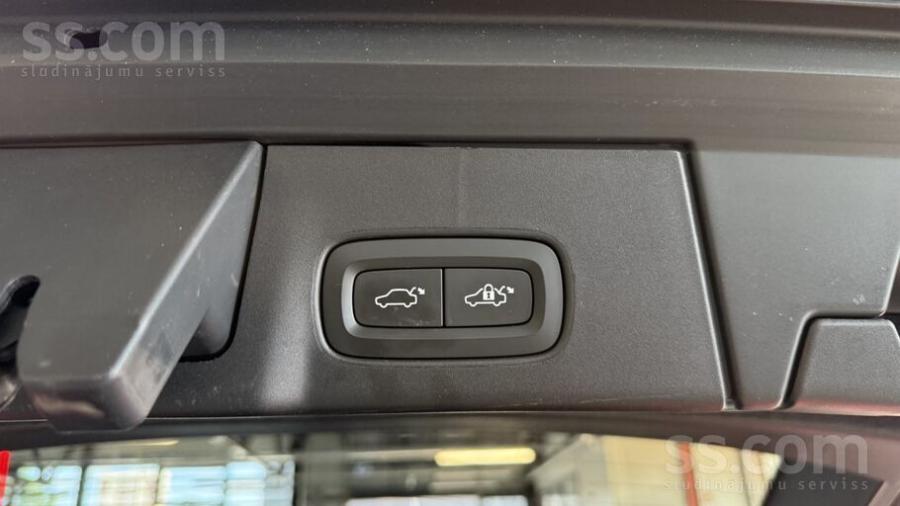 Pelēks Volvo V90 2023 Rīga, ar dzinēja tilpumu 2.00 L un nobraukumu 139 tūkst. km par 33900 €, foto 15 vietnē AUTOMOTO.COM.LV