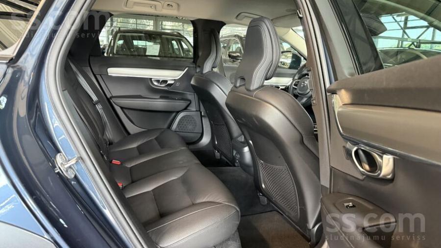 Pelēks Volvo V90 2023 Rīga, ar dzinēja tilpumu 2.00 L un nobraukumu 139 tūkst. km par 33900 €, foto 16 vietnē AUTOMOTO.COM.LV