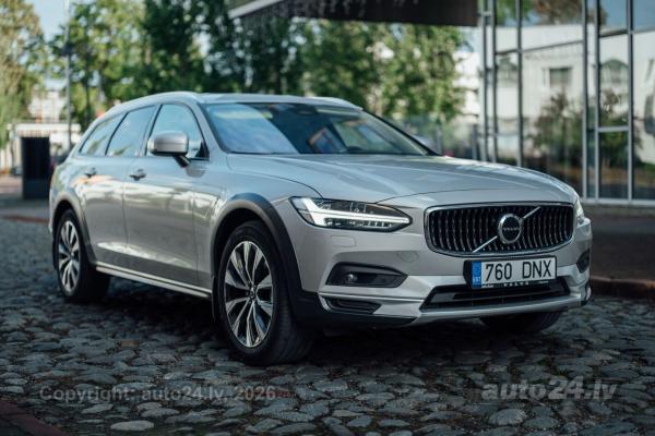 Pelēks Volvo V90 2023 Tallina, ar dzinēja tilpumu 2.00 L un nobraukumu 120 tūkst. km par 44000 €, foto 1 vietnē AUTOMOTO.COM.LV