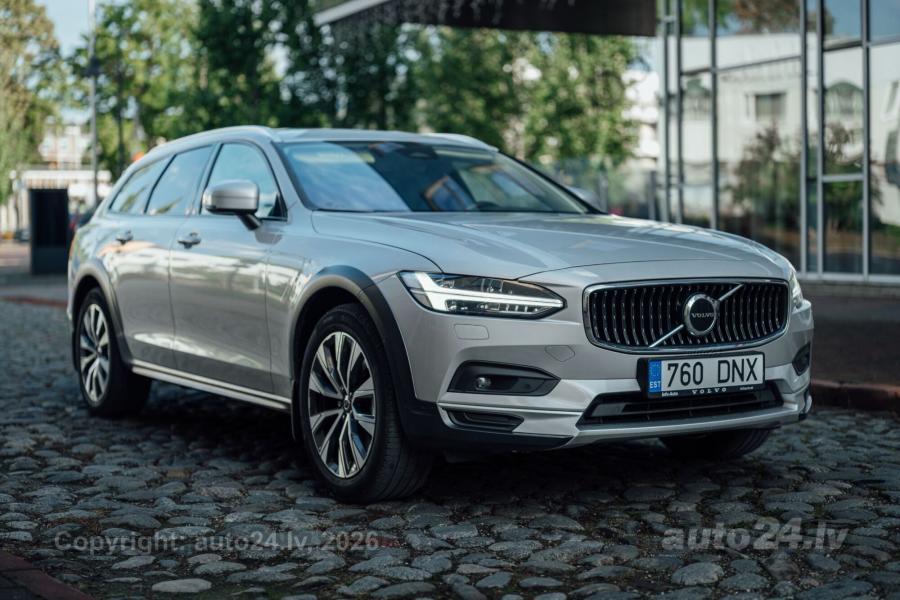 Pelēks Volvo V90 2023 Tallina, ar dzinēja tilpumu 2.00 L un nobraukumu 120 tūkst. km par 44000 €, foto 1 vietnē AUTOMOTO.COM.LV