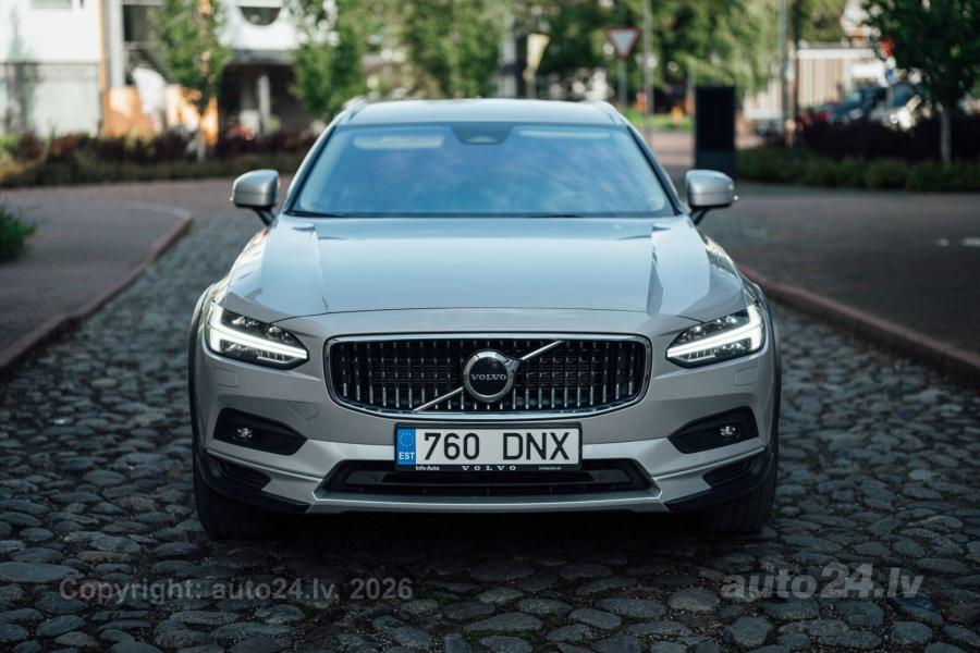 Pelēks Volvo V90 2023 Tallina, ar dzinēja tilpumu 2.00 L un nobraukumu 120 tūkst. km par 44000 €, foto 3 vietnē AUTOMOTO.COM.LV
