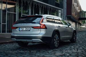 Pelēks Volvo V90 2023 Tallina, ar dzinēja tilpumu 2.00 L un nobraukumu 120 tūkst. km par 44000 €, foto 4 vietnē AUTOMOTO.COM.LV
