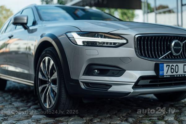 Pelēks Volvo V90 2023 Tallina, ar dzinēja tilpumu 2.00 L un nobraukumu 120 tūkst. km par 44000 €, foto 7 vietnē AUTOMOTO.COM.LV