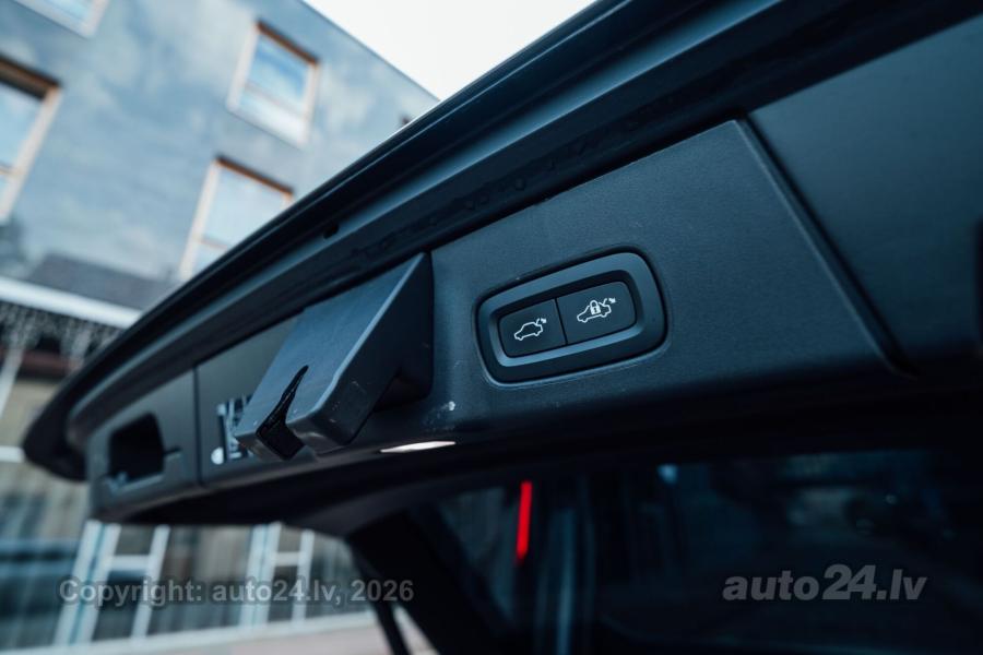 Pelēks Volvo V90 2023 Tallina, ar dzinēja tilpumu 2.00 L un nobraukumu 120 tūkst. km par 44000 €, foto 14 vietnē AUTOMOTO.COM.LV