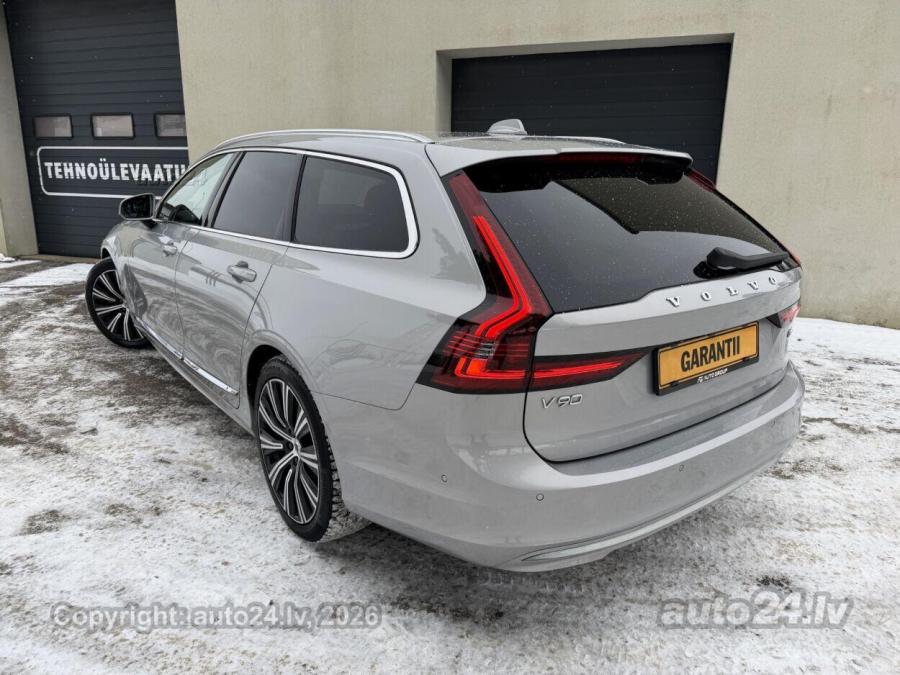 Pelēks Volvo V90 2024 Pērnava, ar dzinēja tilpumu 2.00 L un nobraukumu 144 tūkst. km par 35990 €, foto 3 vietnē AUTOMOTO.COM.LV