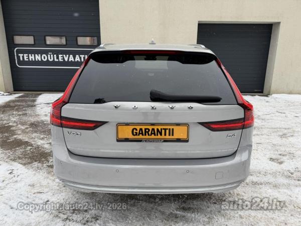 Pelēks Volvo V90 2024 Pērnava, ar dzinēja tilpumu 2.00 L un nobraukumu 144 tūkst. km par 35990 €, foto 4 vietnē AUTOMOTO.COM.LV