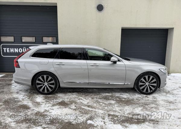 Pelēks Volvo V90 2024 Pērnava, ar dzinēja tilpumu 2.00 L un nobraukumu 144 tūkst. km par 35990 €, foto 7 vietnē AUTOMOTO.COM.LV