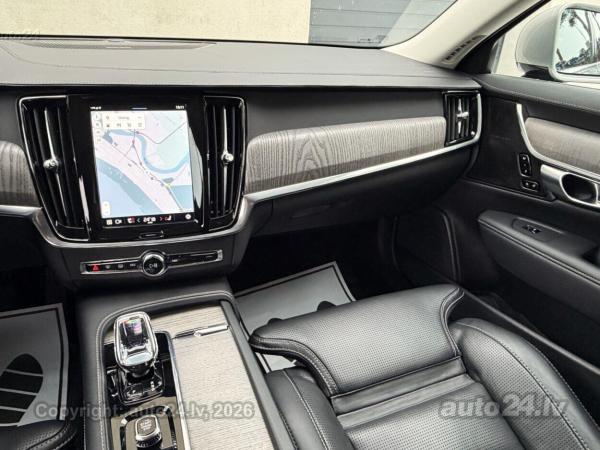 Pelēks Volvo V90 2024 Pērnava, ar dzinēja tilpumu 2.00 L un nobraukumu 144 tūkst. km par 35990 €, foto 9 vietnē AUTOMOTO.COM.LV