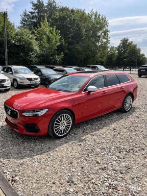 Sarkans Volvo V90 2019 Kauņa, ar dzinēja tilpumu 1.97 L un nobraukumu 200 tūkst. km par 21500 €, foto  vietnē AUTOMOTO.COM.LV