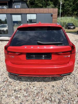 Red Volvo V90 2019 in Kaunas, with an engine capacity of 1.97 L and mileage of 200 thousand km for 21500 €, photo 5 on AUTOMOTO.COM.LV