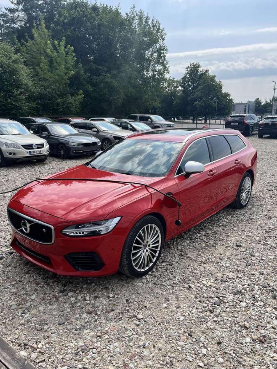 Red Volvo V90 2019 in Kaunas, with an engine capacity of 1.97 L and mileage of 200 thousand km for 21500 €, photo 8 on AUTOMOTO.COM.LV