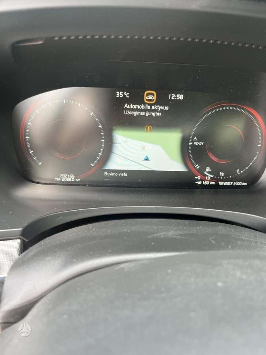 Red Volvo V90 2019 in Kaunas, with an engine capacity of 1.97 L and mileage of 200 thousand km for 21500 €, photo 13 on AUTOMOTO.COM.LV