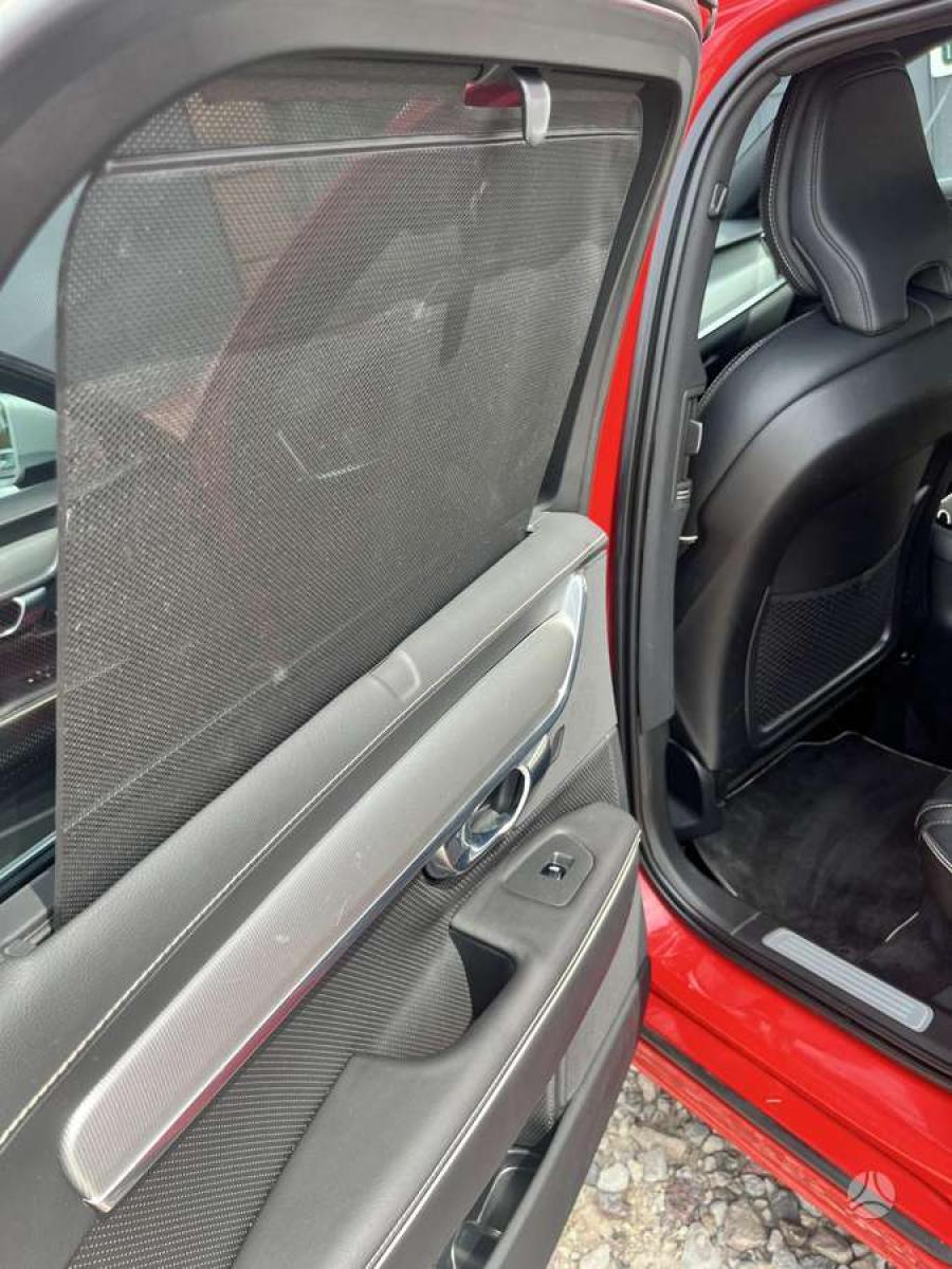 Red Volvo V90 2019 in Kaunas, with an engine capacity of 1.97 L and mileage of 200 thousand km for 21500 €, photo 14 on AUTOMOTO.COM.LV