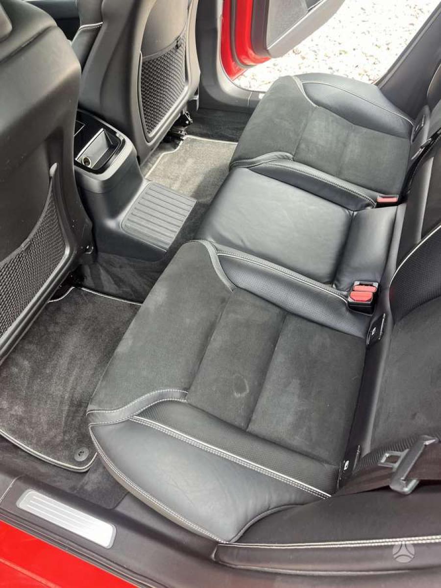 Red Volvo V90 2019 in Kaunas, with an engine capacity of 1.97 L and mileage of 200 thousand km for 21500 €, photo 15 on AUTOMOTO.COM.LV