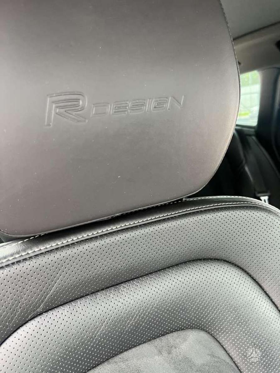 Red Volvo V90 2019 in Kaunas, with an engine capacity of 1.97 L and mileage of 200 thousand km for 21500 €, photo 17 on AUTOMOTO.COM.LV