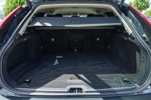 Volvo V90 2016 in Marijampole, with an engine capacity of 2.00 L and mileage of 321 thousand km for 11950 €, photo 14 on AUTOMOTO.COM.LV