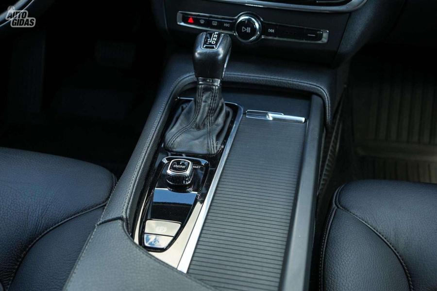 Volvo V90 2016 in Marijampole, with an engine capacity of 2.00 L and mileage of 321 thousand km for 11950 €, photo 23 on AUTOMOTO.COM.LV