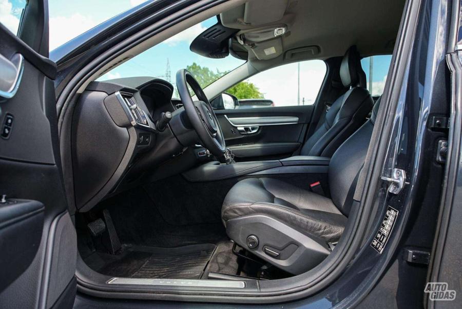 Volvo V90 2016 in Marijampole, with an engine capacity of 2.00 L and mileage of 321 thousand km for 11950 €, photo 26 on AUTOMOTO.COM.LV