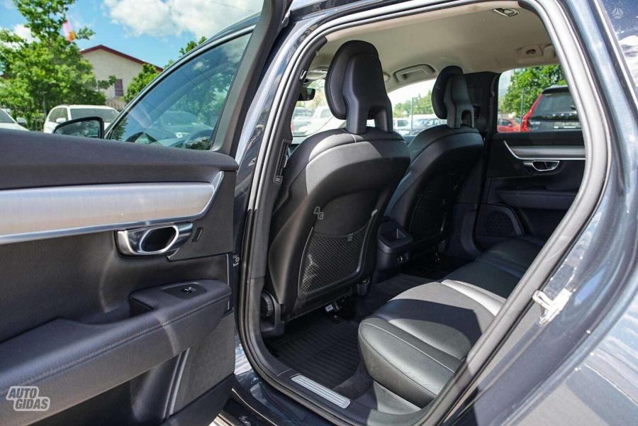 Volvo V90 2016 in Marijampole, with an engine capacity of 2.00 L and mileage of 321 thousand km for 11950 €, photo 28 on AUTOMOTO.COM.LV
