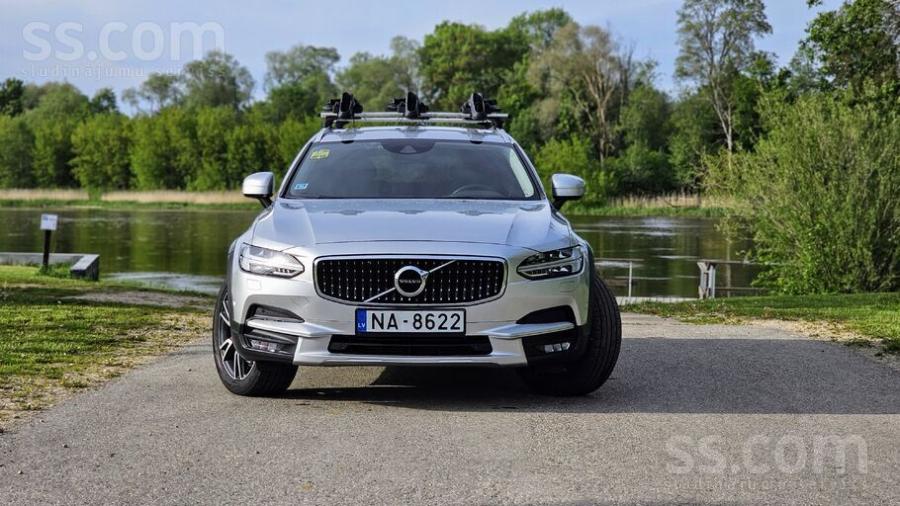 Volvo V90 2017 in Riga, with an engine capacity of 2.00 L and mileage of 305 thousand km for 18500 €, photo 5 on AUTOMOTO.COM.LV