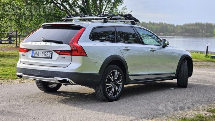 Volvo V90 2017 Rīga, ar dzinēja tilpumu 2.00 L un nobraukumu 305 tūkst. km par 22000 €, foto 3 vietnē AUTOMOTO.COM.LV