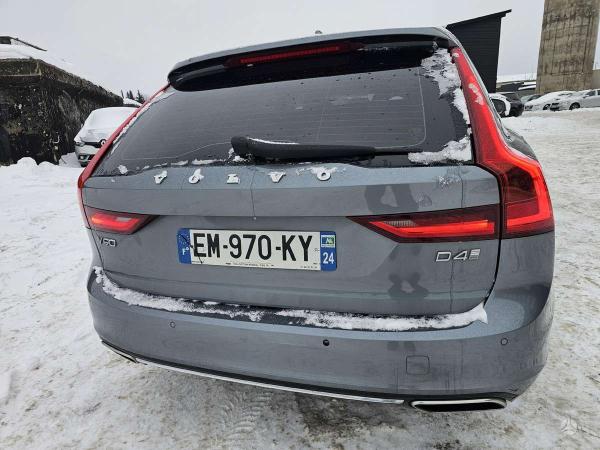 Volvo V90 2017 Tauragė, ar dzinēja tilpumu 2.00 L un nobraukumu 271 tūkst. km par 11700 €, foto 3 vietnē AUTOMOTO.COM.LV
