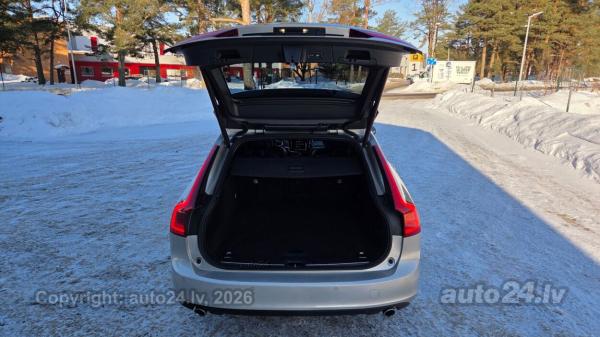 Volvo V90 2017 in Tallinn, with an engine capacity of 2.00 L and mileage of 255 thousand km for 14990 €, photo 9 on AUTOMOTO.COM.LV