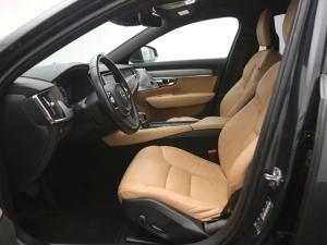 Volvo V90 2017 in Vilnius, with an engine capacity of 2.00 L and mileage of 213 thousand km for 16999 €, photo 4 on AUTOMOTO.COM.LV