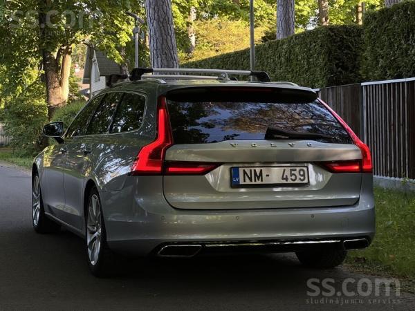 Volvo V90 2017 in Riga, with an engine capacity of 2.00 L and mileage of 293 thousand km for 15999 €, photo 4 on AUTOMOTO.COM.LV