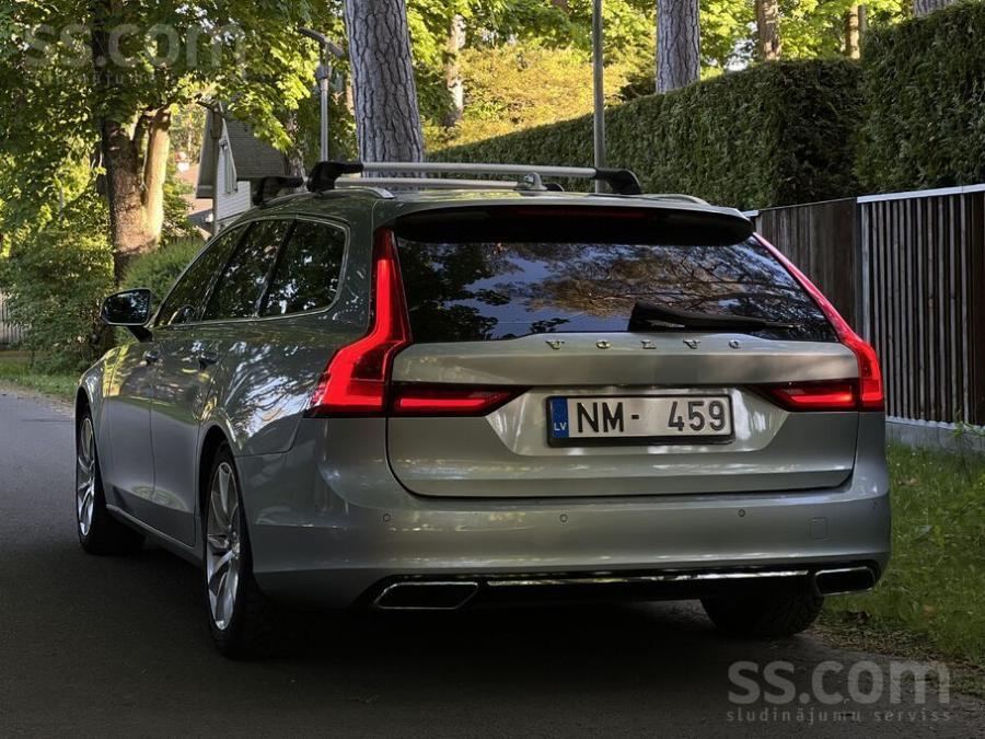 Volvo V90 2017 in Riga, with an engine capacity of 2.00 L and mileage of 293 thousand km for 15999 €, photo 5 on AUTOMOTO.COM.LV