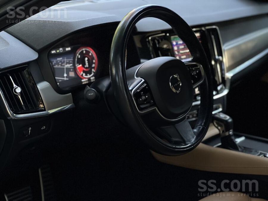 Volvo V90 2017 in Riga, with an engine capacity of 2.00 L and mileage of 293 thousand km for 15999 €, photo 7 on AUTOMOTO.COM.LV
