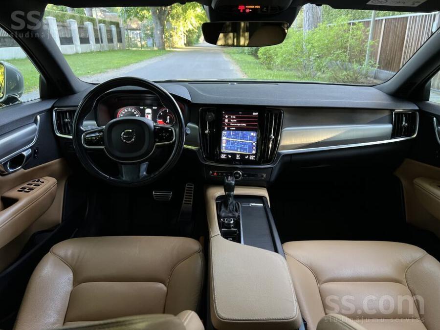 Volvo V90 2017 in Riga, with an engine capacity of 2.00 L and mileage of 293 thousand km for 15999 €, photo 8 on AUTOMOTO.COM.LV