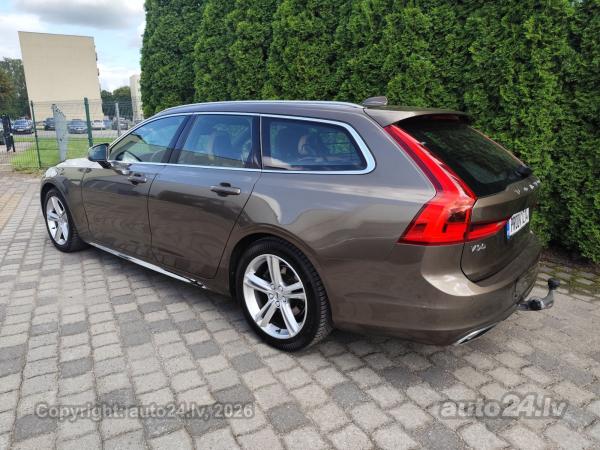 Volvo V90 2017 in Paide, with an engine capacity of 2.00 L and mileage of 262 thousand km for 15990 €, photo 4 on AUTOMOTO.COM.LV