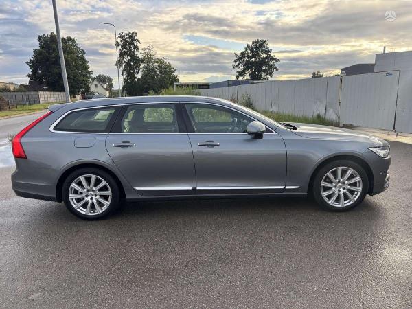 Volvo V90 2017 in Taurage on AUTOMOTO.COM.LV Volvo V90 2017 in Taurage, with an engine capacity of 2.00 L and mileage of 236 thousand km for 14200 €, photo 5 on AUTOMOTO.COM.LV