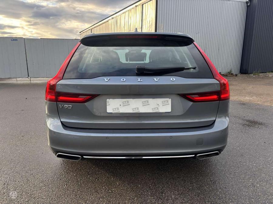 Volvo V90 2017 in Taurage, with an engine capacity of 2.00 L and mileage of 236 thousand km for 14200 €, photo 7 on AUTOMOTO.COM.LV