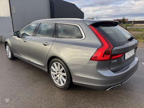 Volvo V90 2017 in Taurage on AUTOMOTO.COM.LV Volvo V90 2017 in Taurage, with an engine capacity of 2.00 L and mileage of 236 thousand km for 14200 €, photo 8 on AUTOMOTO.COM.LV