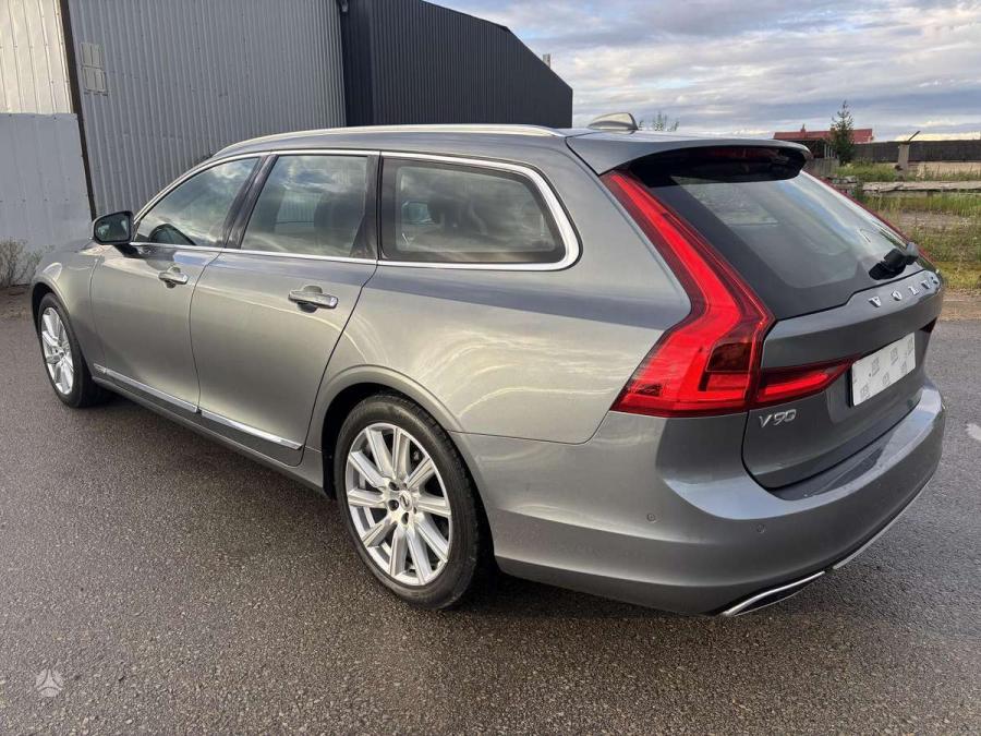 Volvo V90 2017 in Taurage, with an engine capacity of 2.00 L and mileage of 236 thousand km for 14200 €, photo 8 on AUTOMOTO.COM.LV